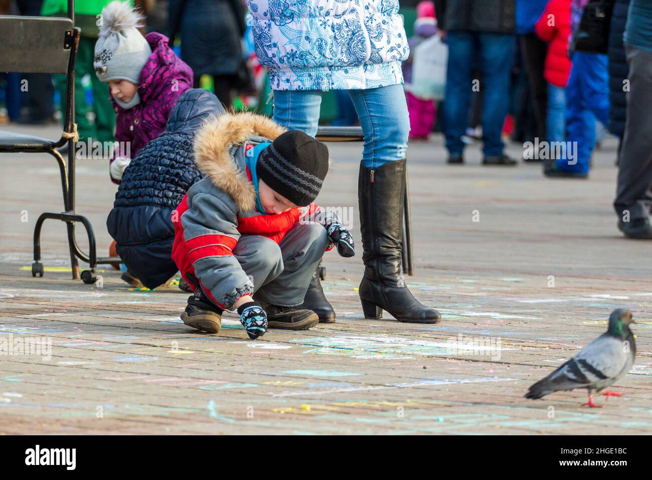 Cute kids drawing crayon hi-res stock photography and images - Alamy