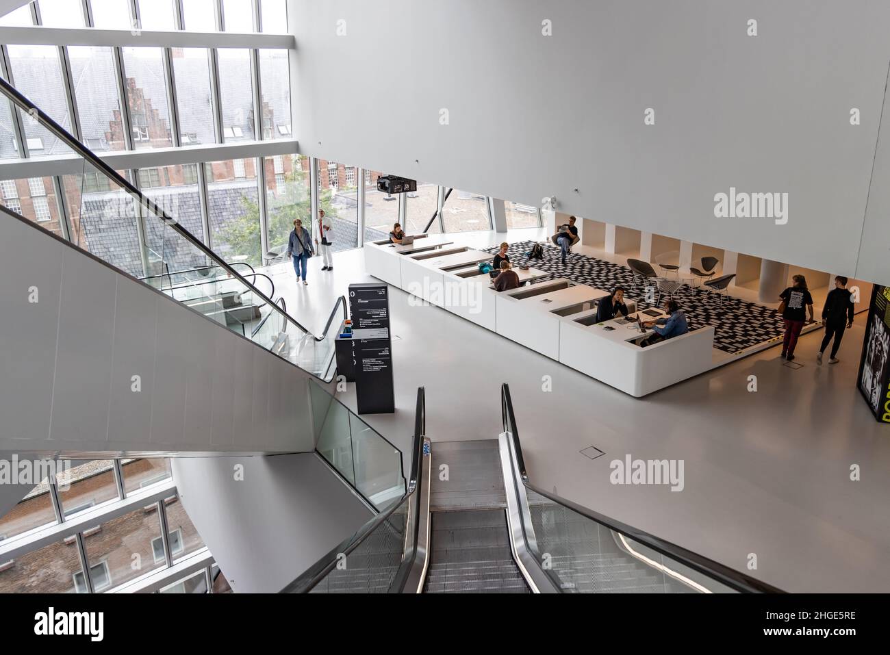 Dutch children in library hi-res stock photography and images - Alamy