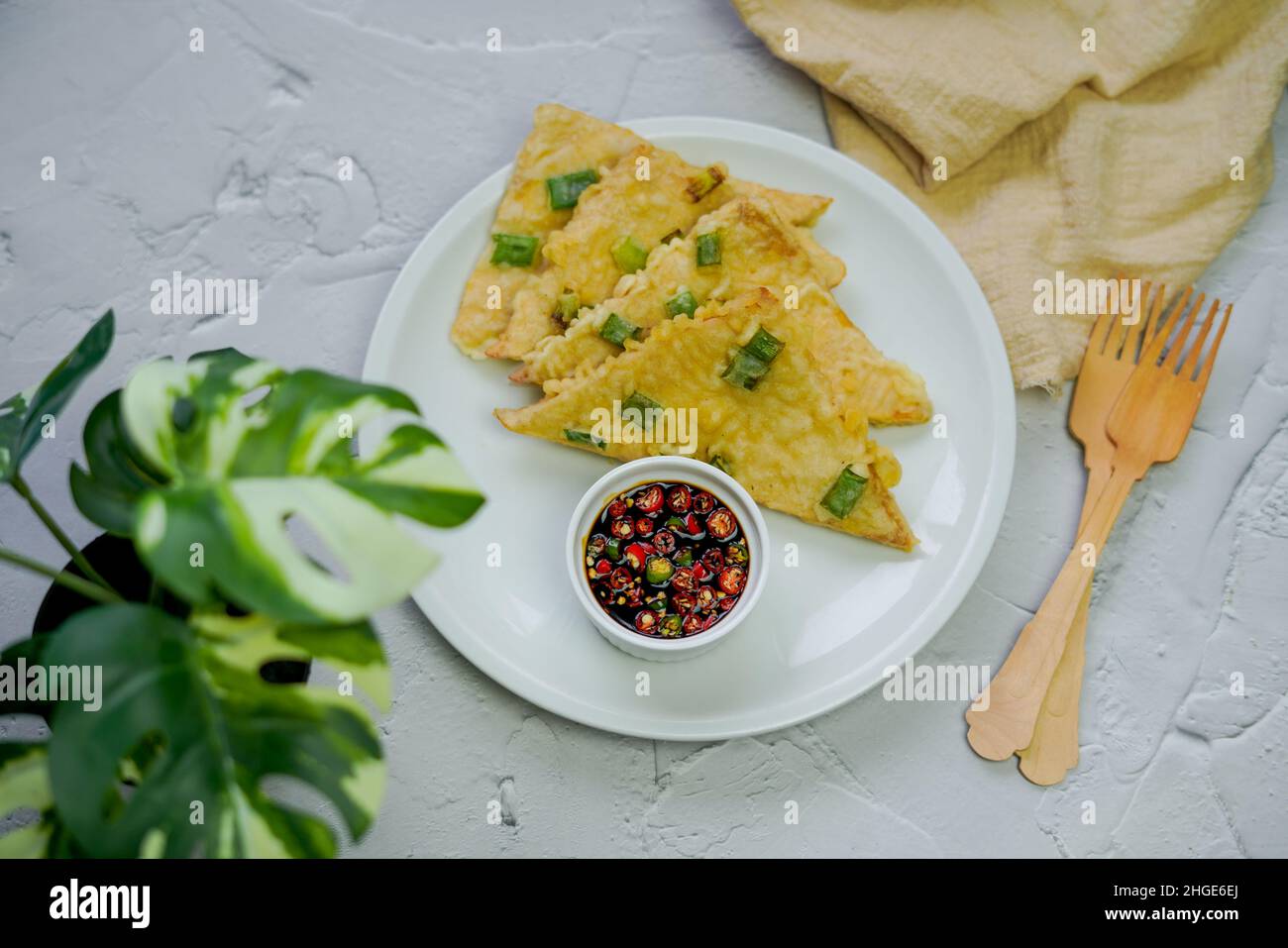 Tempe Mendoan : Indonesian Traditional Food Deep Fried Tempe Stock ...