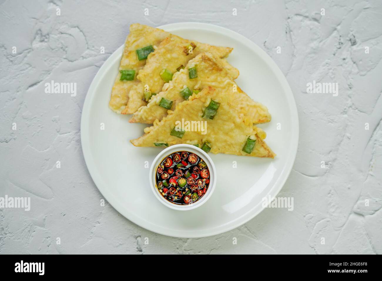 Tempe Mendoan : Indonesian Traditional Food Deep Fried Tempe Stock ...