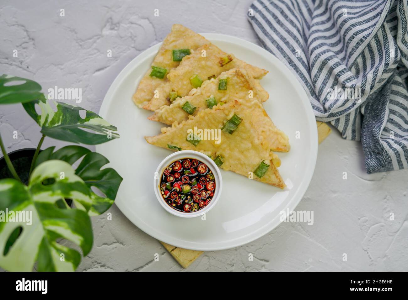 Tempe Mendoan : Indonesian Traditional Food Deep Fried Tempe Stock ...