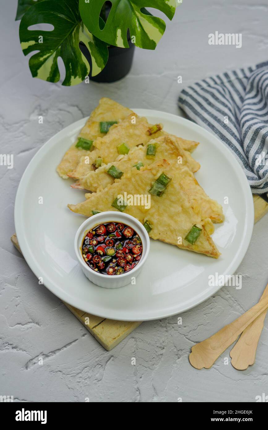Tempe Mendoan : Indonesian Traditional Food Deep Fried Tempe Stock ...