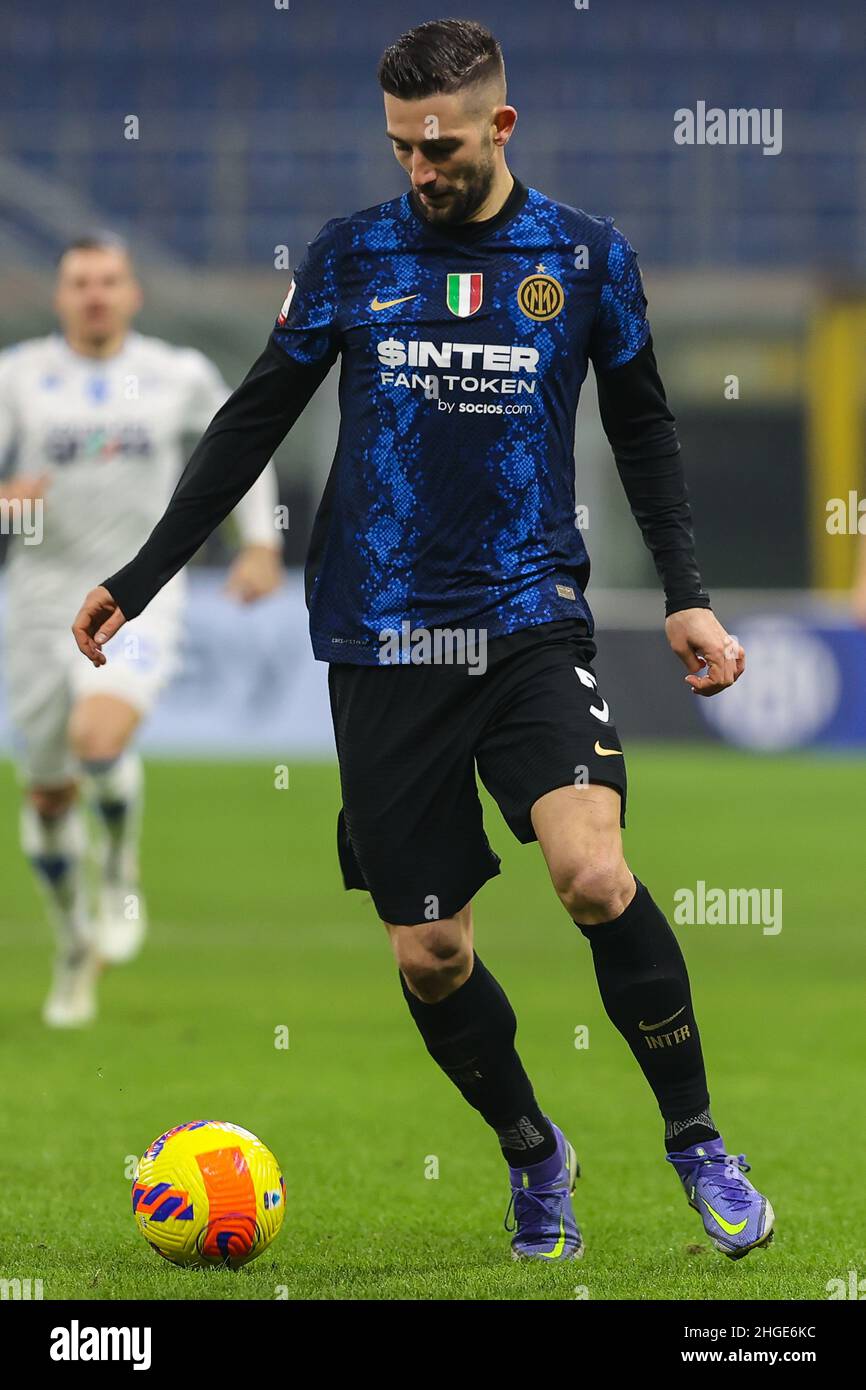 Roberto Gagliardini of FC Internazionale in action during the Coppa ...