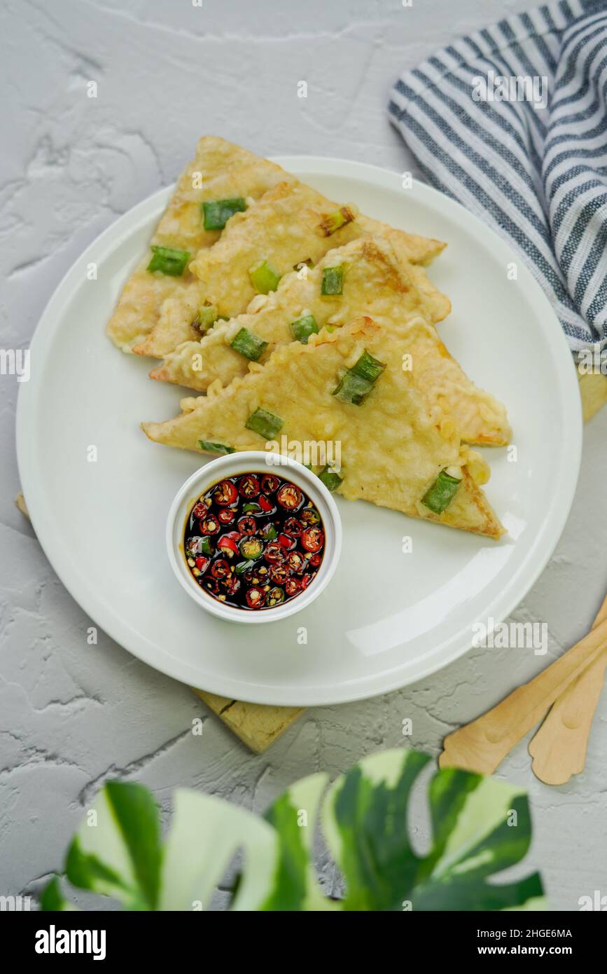 Tempe Mendoan : Indonesian Traditional Food Deep Fried Tempe Stock ...