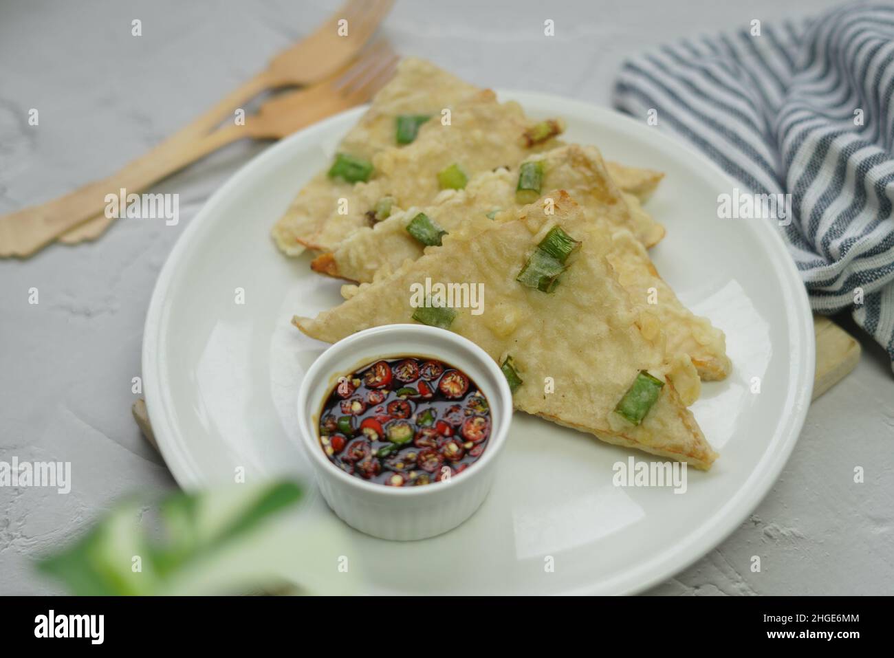 Tempe Mendoan : Indonesian Traditional Food Deep Fried Tempe Stock ...