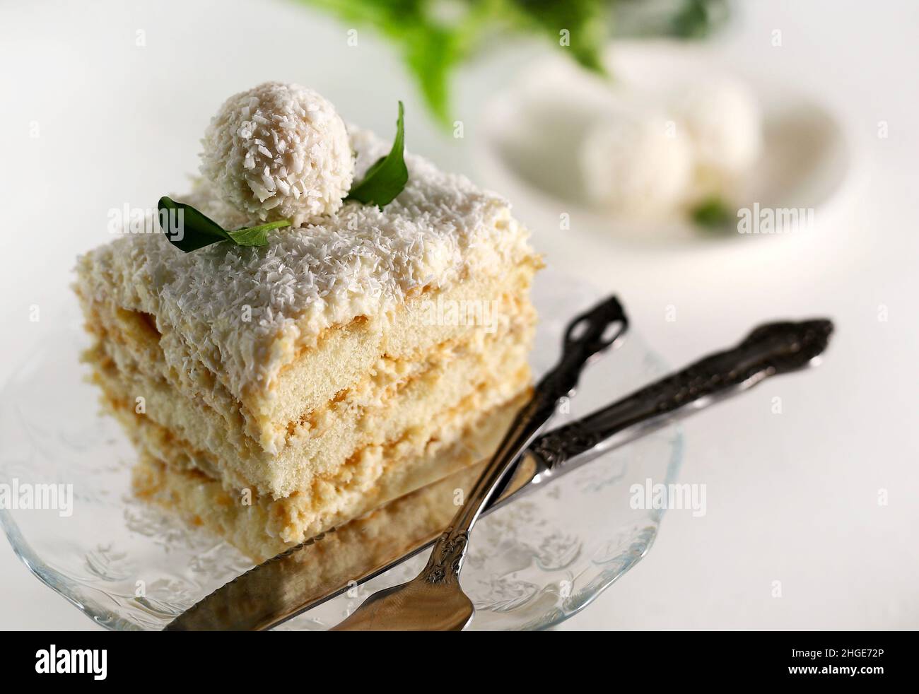 Torta raffaello hi-res stock photography and images - Alamy