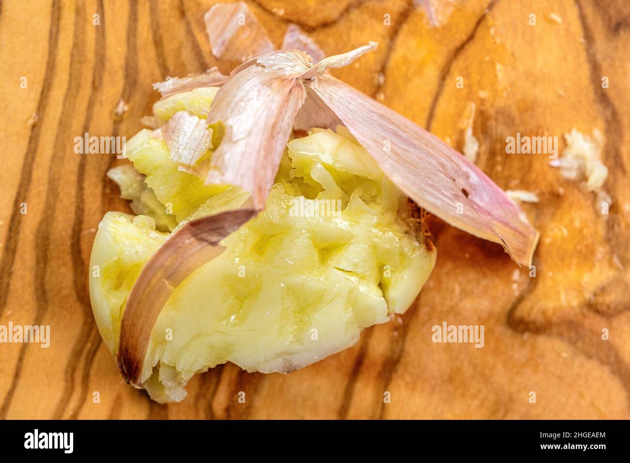 Crushed garlic clove hi-res stock photography and images - Alamy
