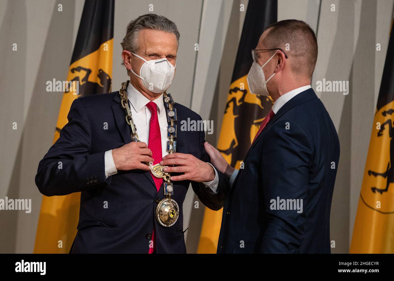 Stuttgart, Germany. 20th Jan, 2022. Alexander Kotz (r, CDU ...