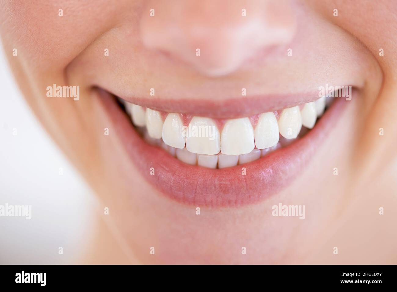 Sparkling teeth hi-res stock photography and images - Alamy