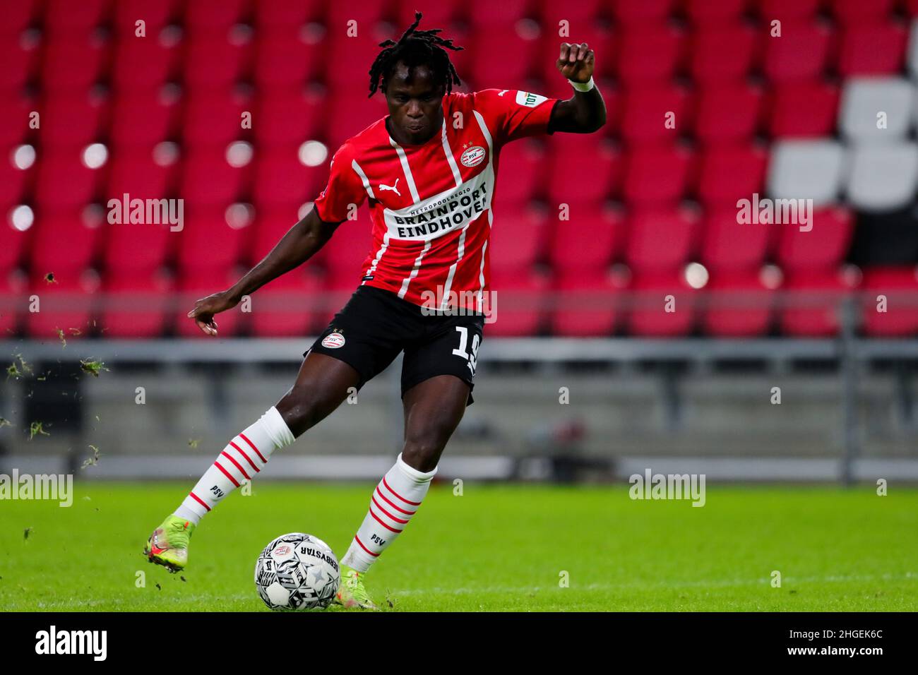 EINDHOVEN, NETHERLANDS - JANUARY 20: Bruma of PSV Eindhoven during the ...