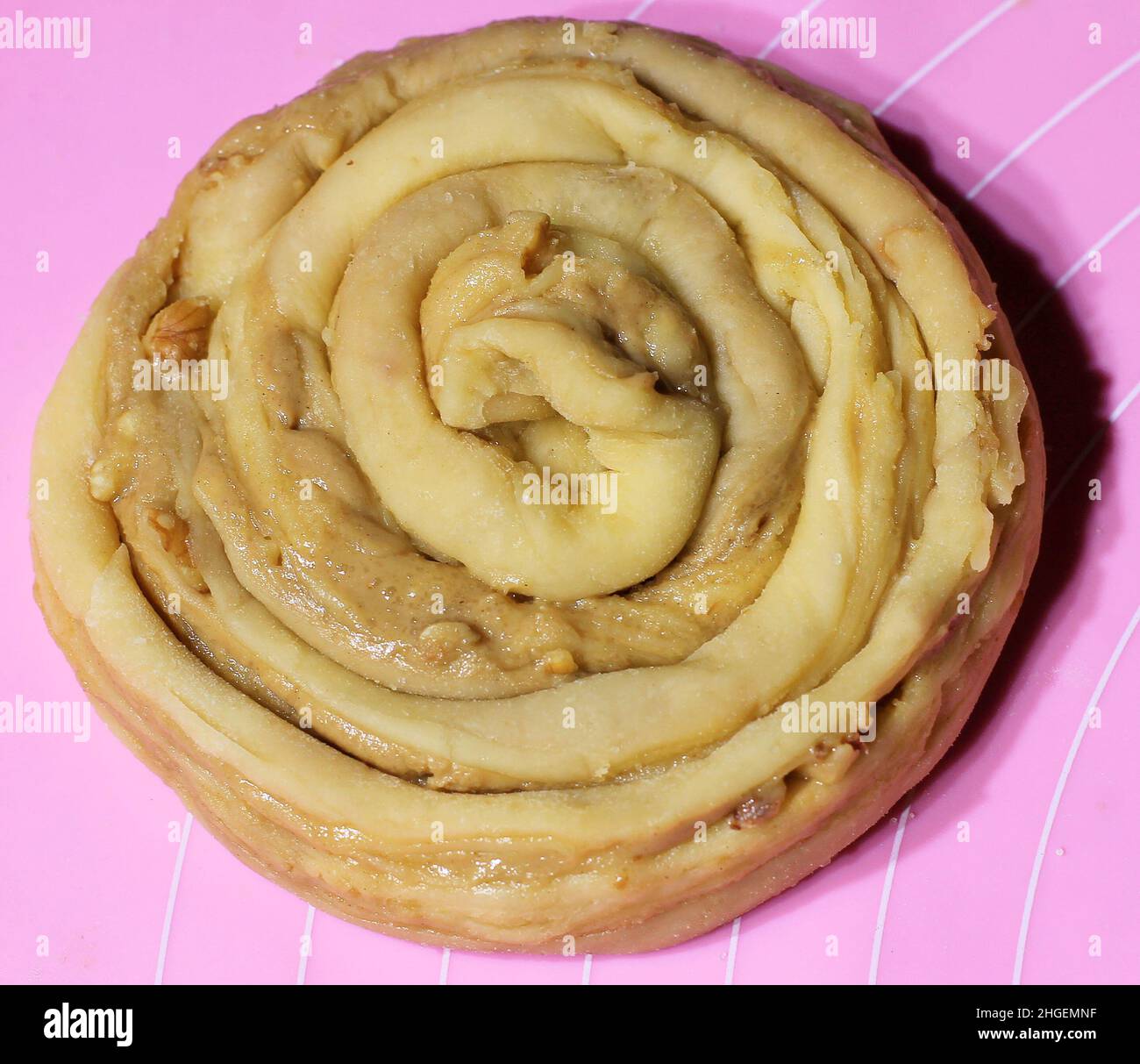 Tahinli çörek - sweet buns with tahini (sesame paste). National Turkish ...
