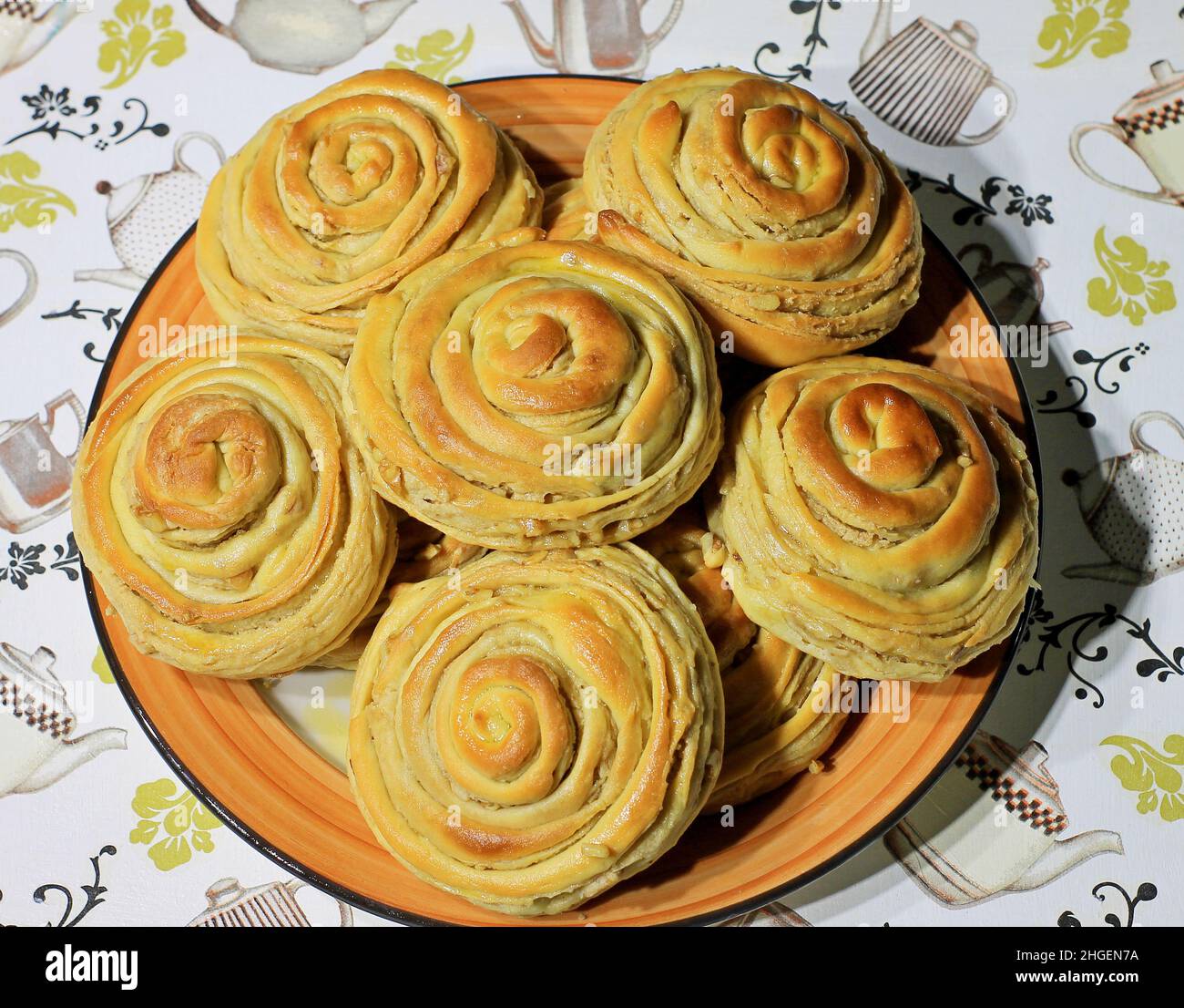Tahinli çörek - sweet buns with tahini (sesame paste). National Turkish ...