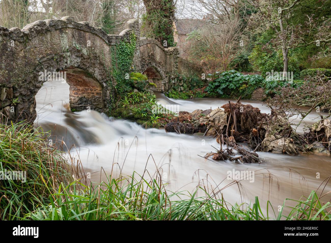 Long exposure of the river Avill flowing under Lovers bridge in the ...