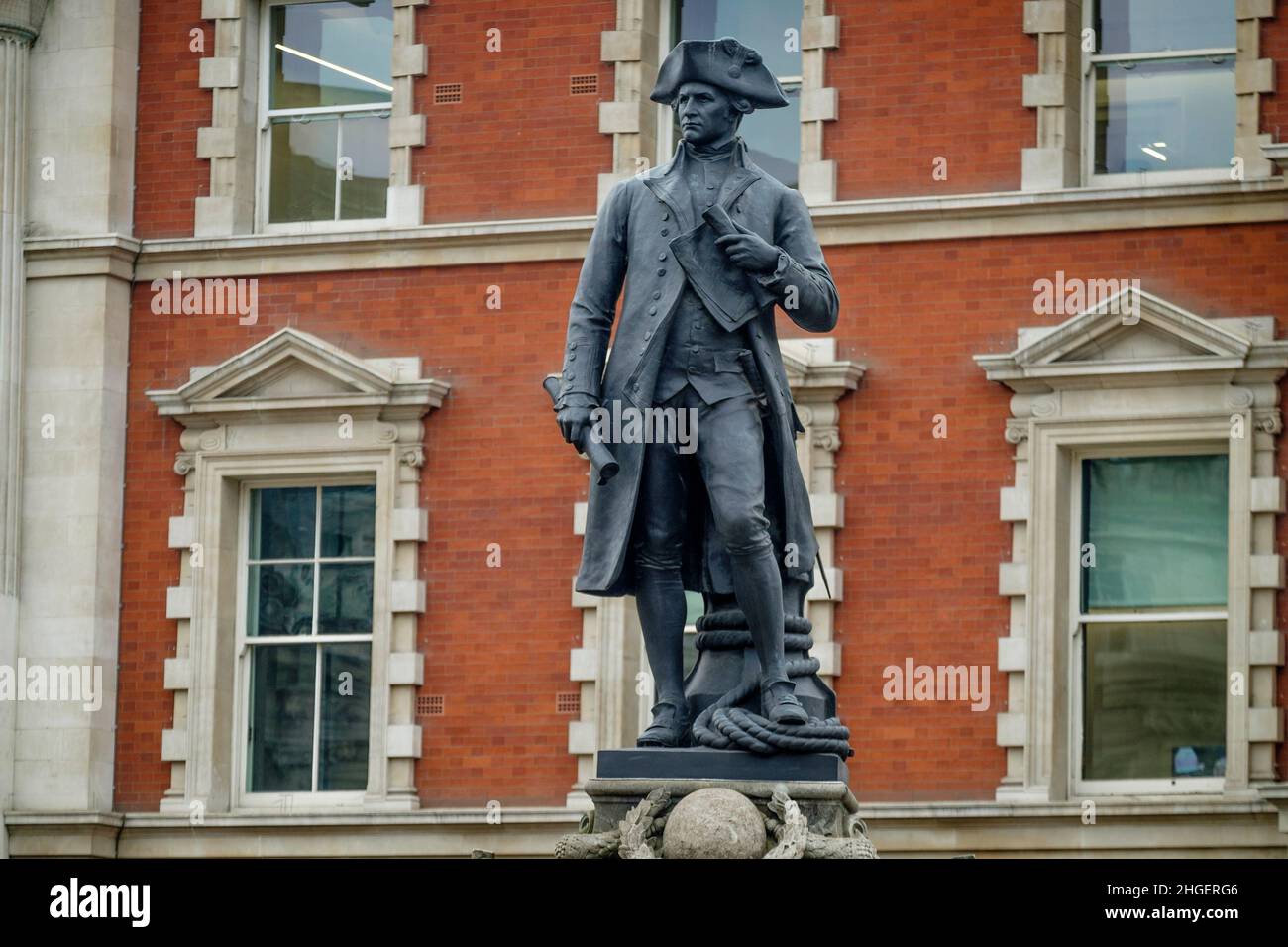 Statue of Captain Jame Cook, The Mall, London, UK Stock Photo - Alamy