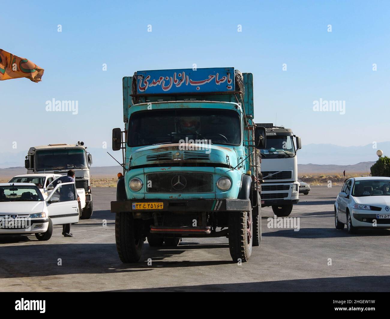 old mercedes truck in desert in iran Stock Photo - Alamy