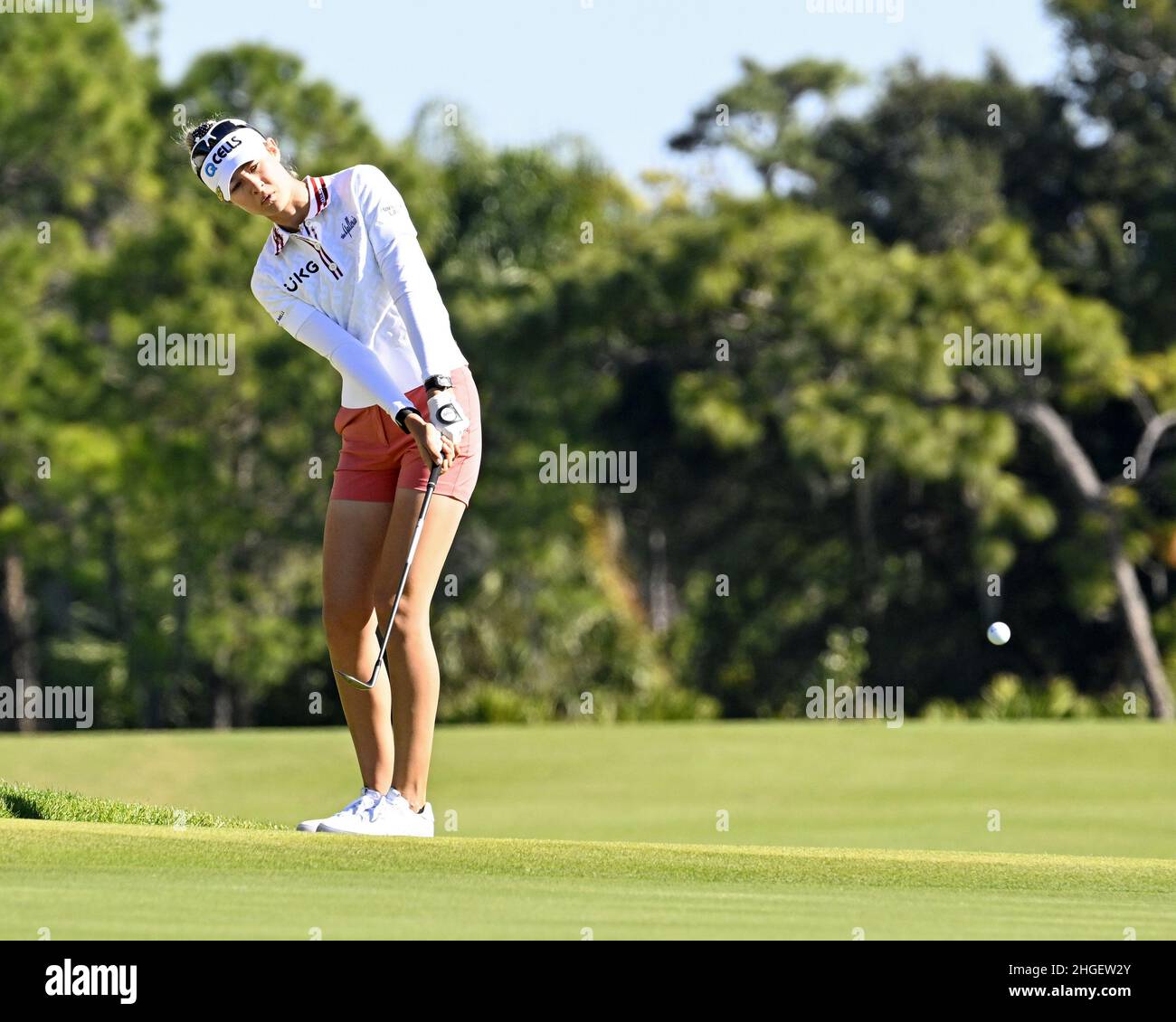 Orlando, United States. 20th Jan, 2022. Nelly Korda chips on the eighth ...