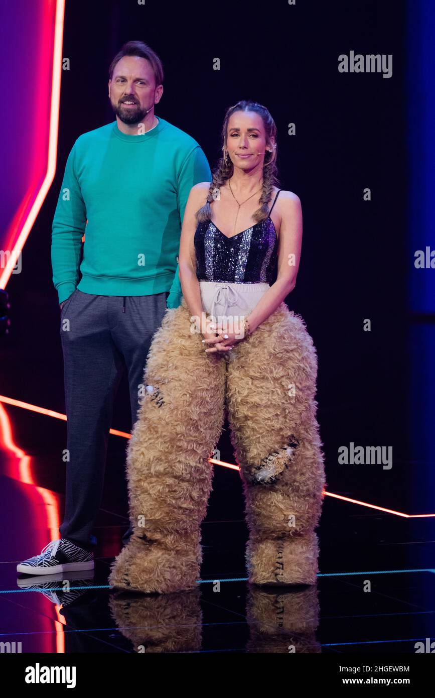 Cologne, Germany. 20th Jan, 2022. Annemarie Carpendale and Steven ...