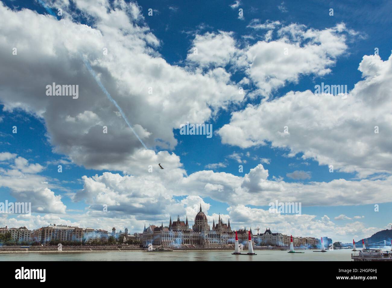 Red bull jet performing hi-res stock photography and images - Alamy