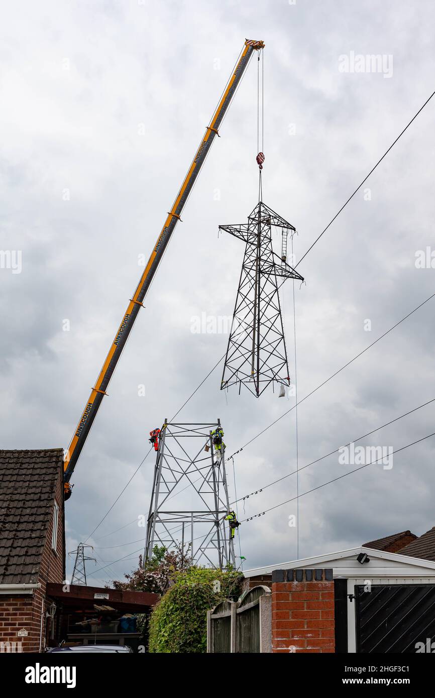 Electricity pylon repairs hi-res stock photography and images - Alamy