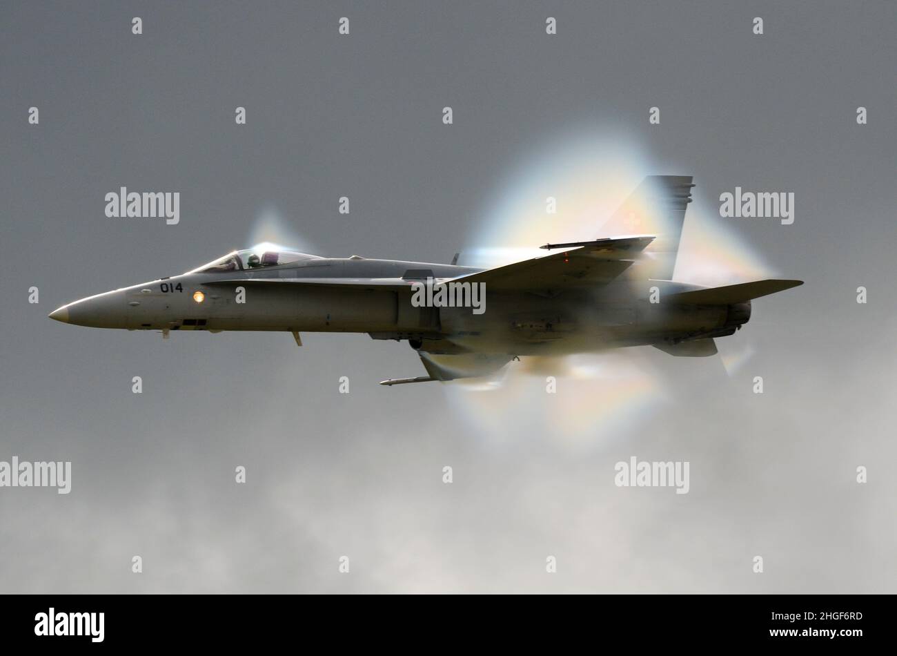 Supersonic jet shock wave hi-res stock photography and images - Alamy