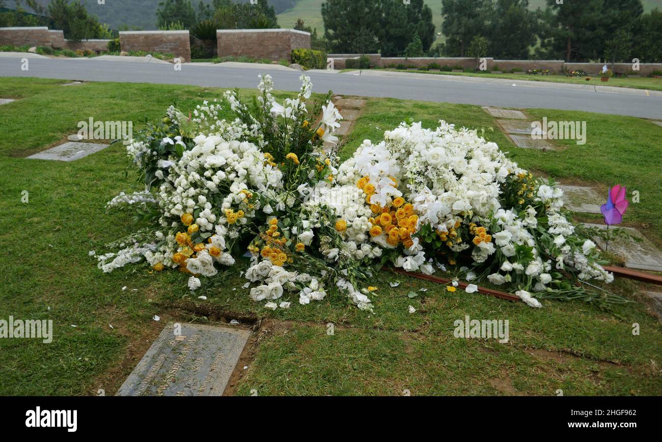 Los Angeles, California, USA 19th January 2022 Actor/comedian Bob Saget's Grave in Gardens of ...
