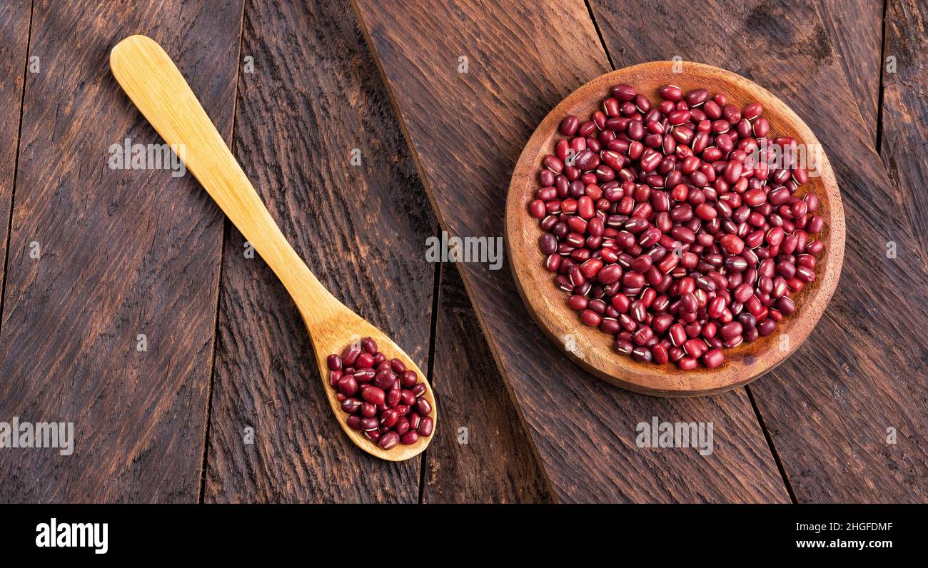 Raw red adzuki beans in the bowl - Vigna angularis Stock Photo - Alamy