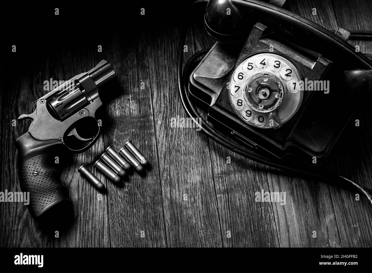 Revolver noir hi-res stock photography and images - Alamy
