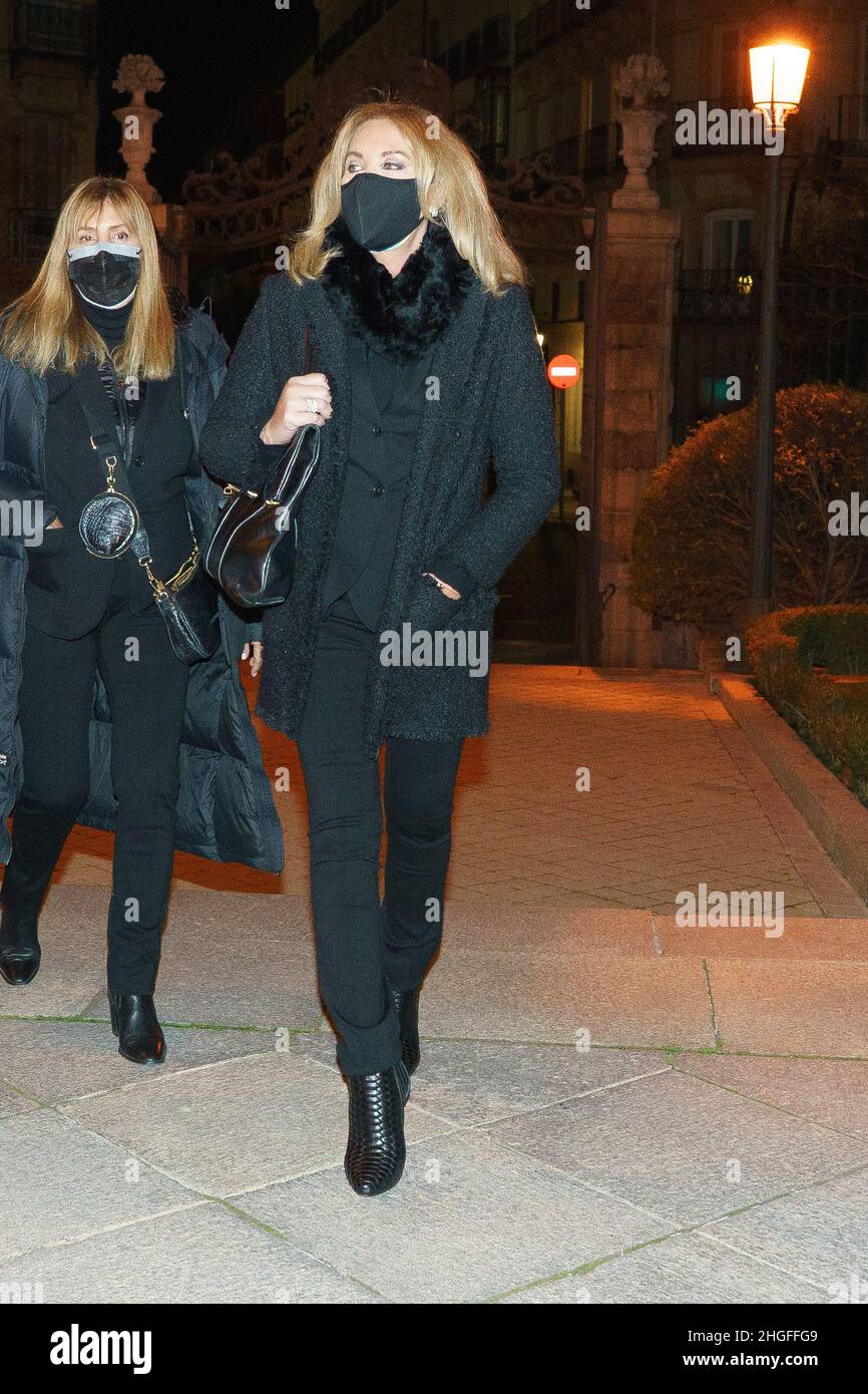 Norma Duval and niece arrive at Santa Barbara church for the funeral of ...