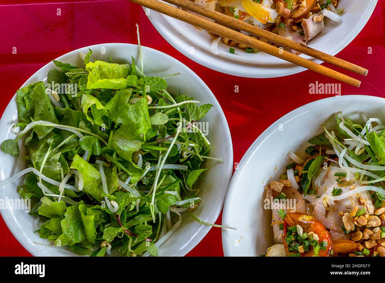 Mi Quag local central Vietnam cuisine Stock Photo - Alamy