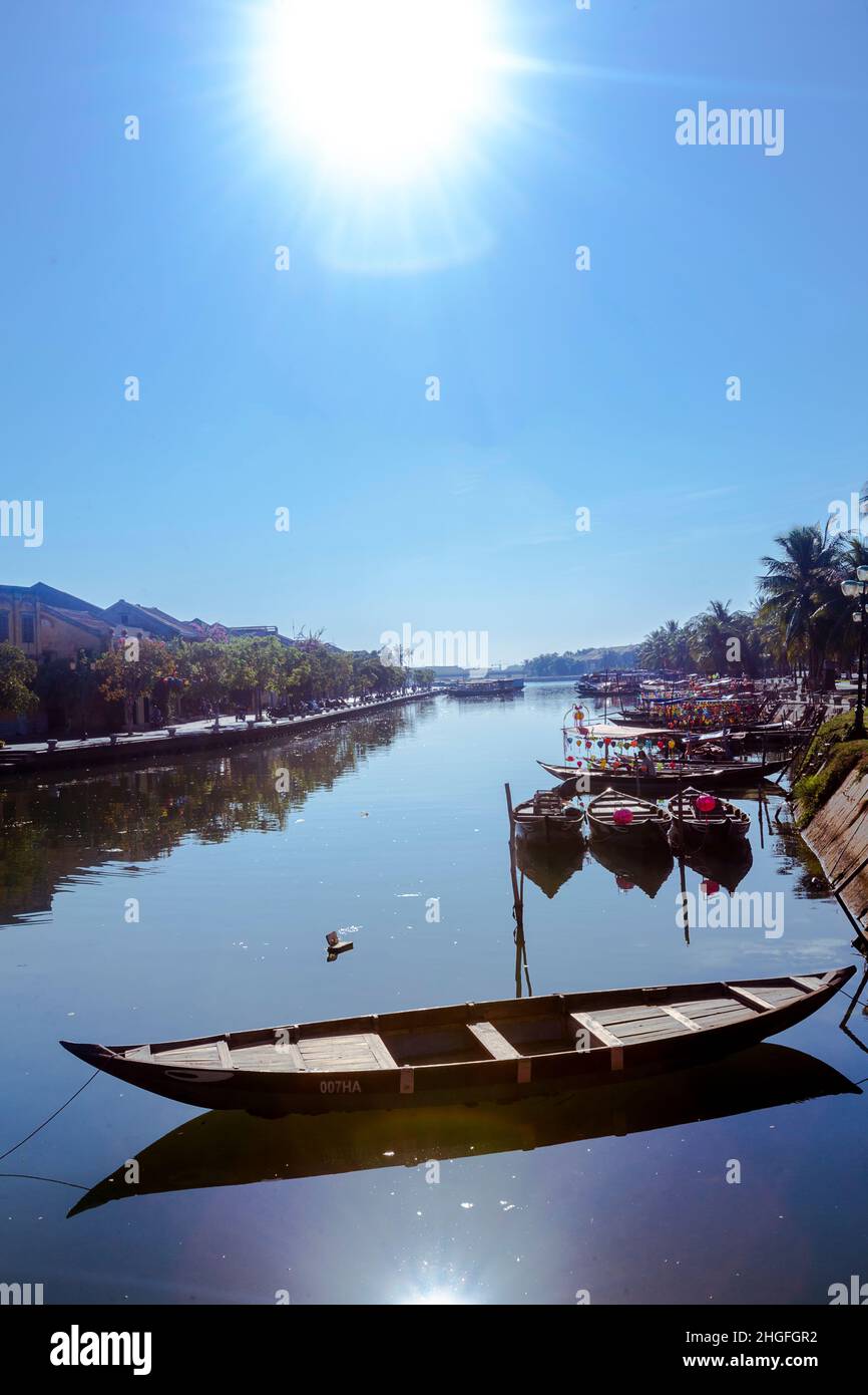 Row boat river night lantern hi-res stock photography and images - Alamy