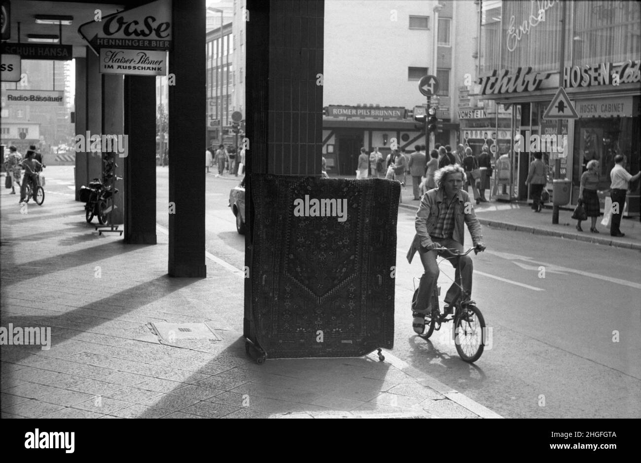 September 1976 hi-res stock photography and images - Alamy