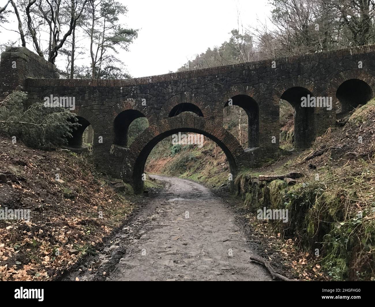 Bridges support structure hi-res stock photography and images - Alamy