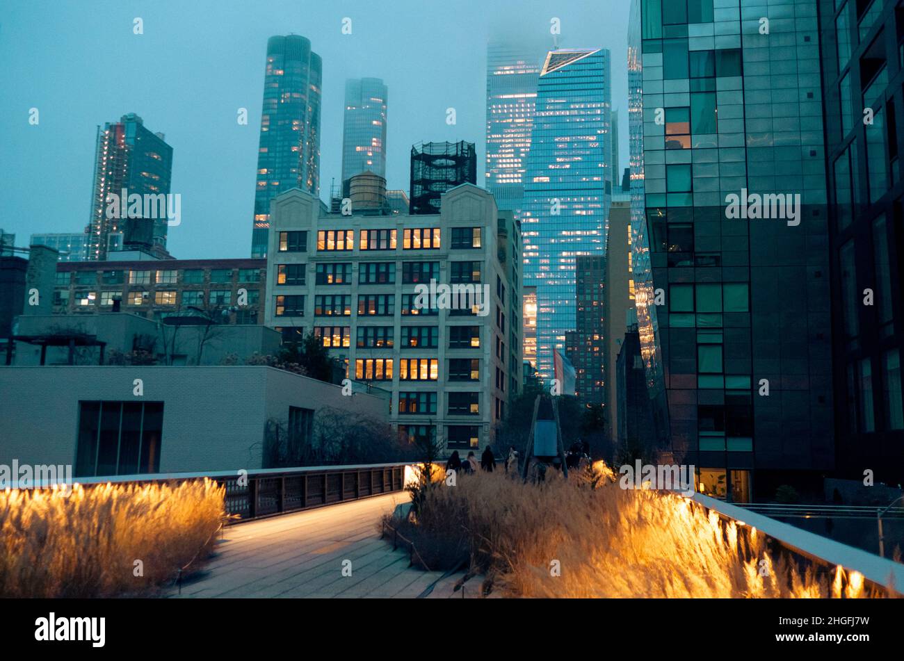 Fedex truck new york city hi-res stock photography and images - Alamy