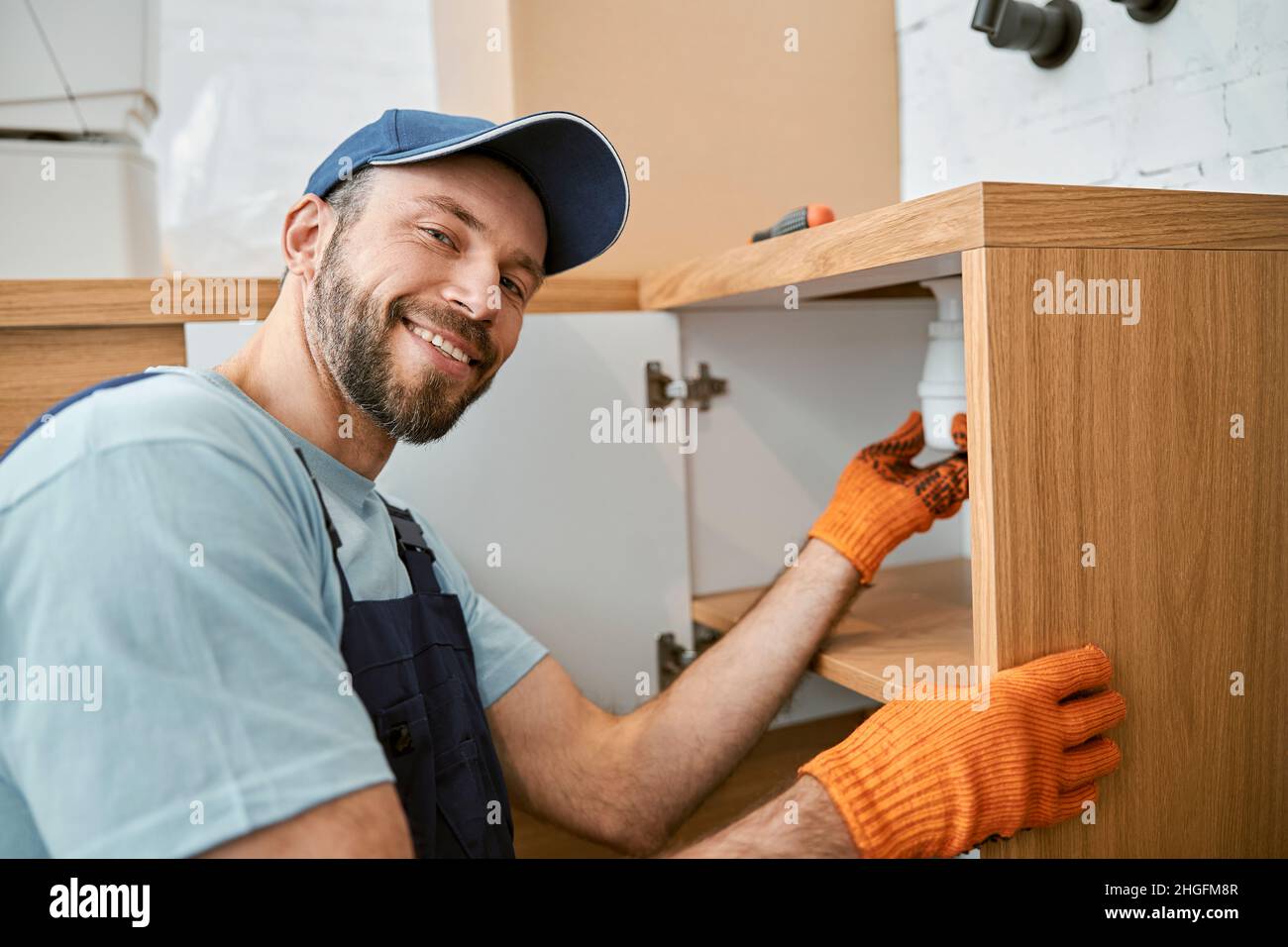 Fixing pipe hi-res stock photography and images - Alamy