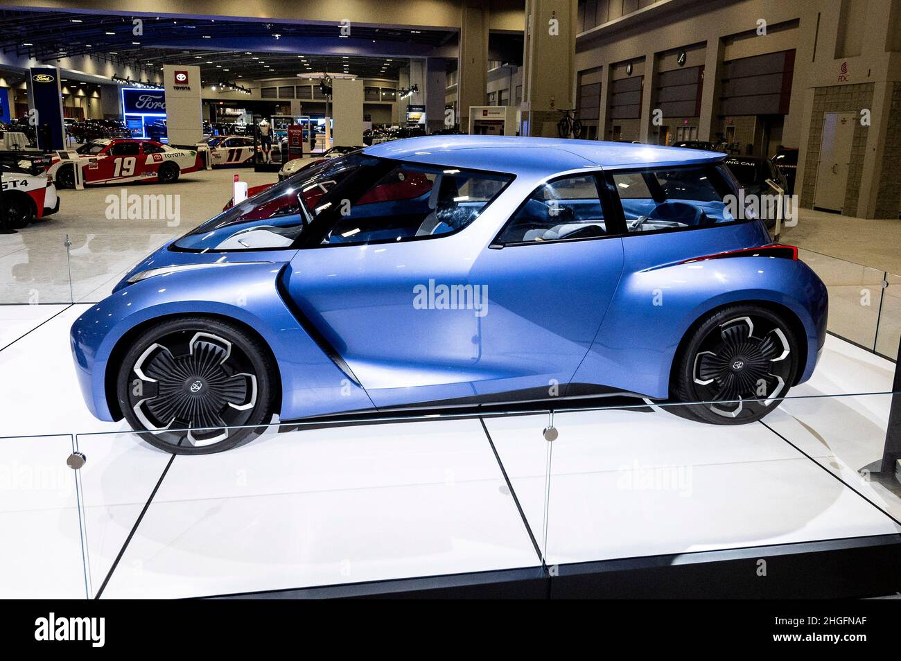 Toyota rhombus hi-res stock photography and images - Alamy