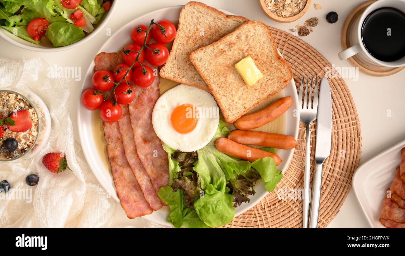 Breakfast table setting hi-res stock photography and images - Alamy