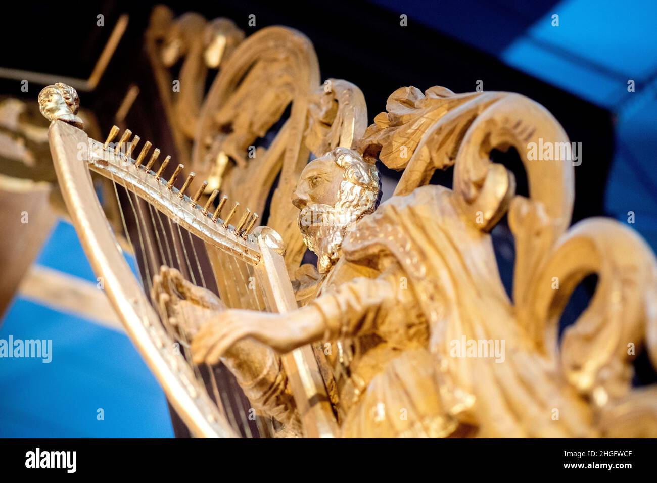 Harp and organs hi-res stock photography and images - Alamy