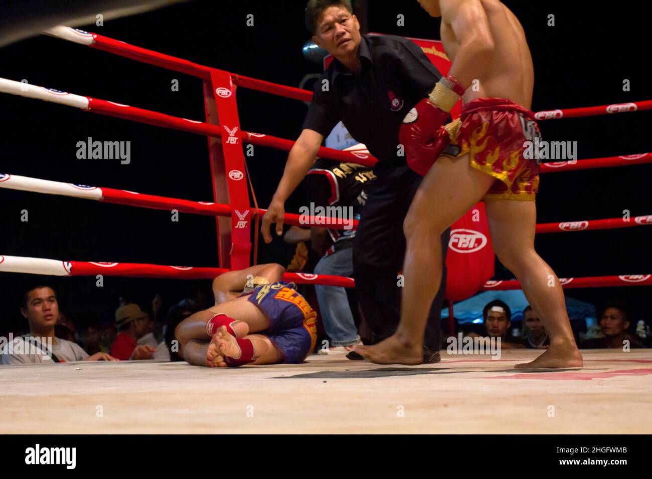 CHIANGMAI, THAILAND- JANUARY 2 : Unidentified Muay Thai fighters ...