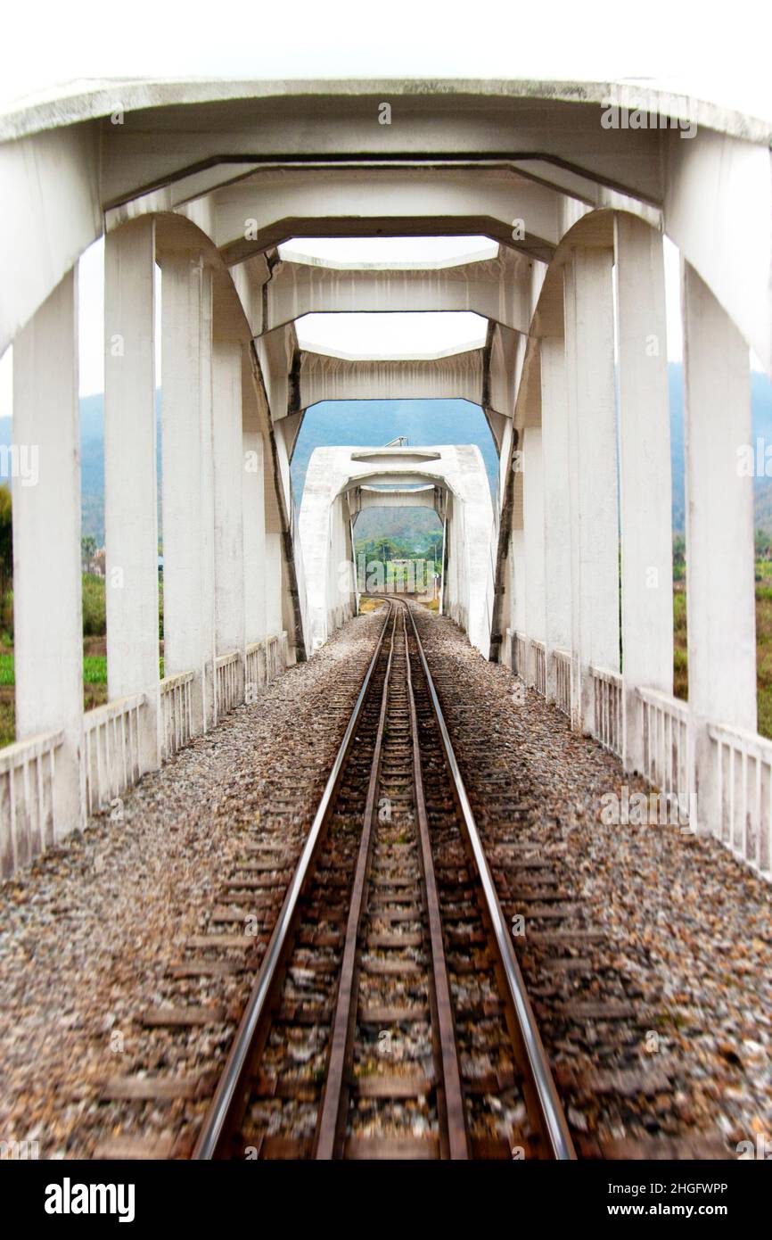 Concrete railway bridge hi-res stock photography and images - Alamy