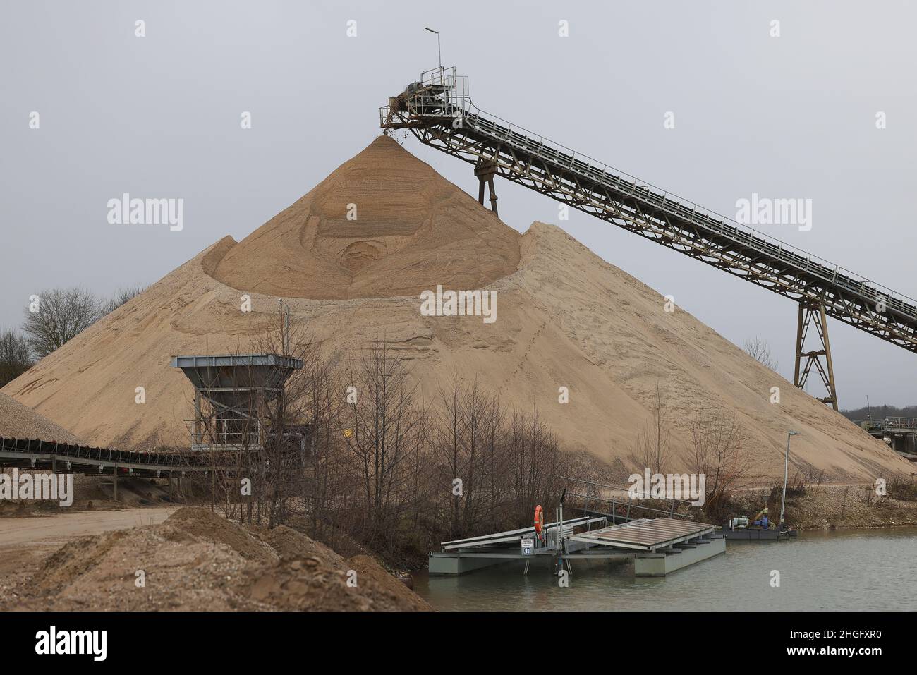 Sand stockpile hi-res stock photography and images - Alamy