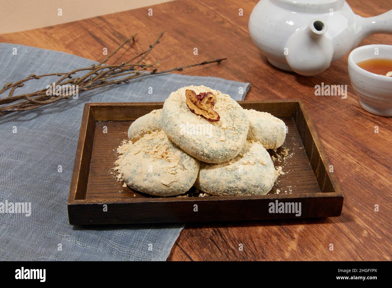 Cake injeolmi hi-res stock photography and images - Alamy
