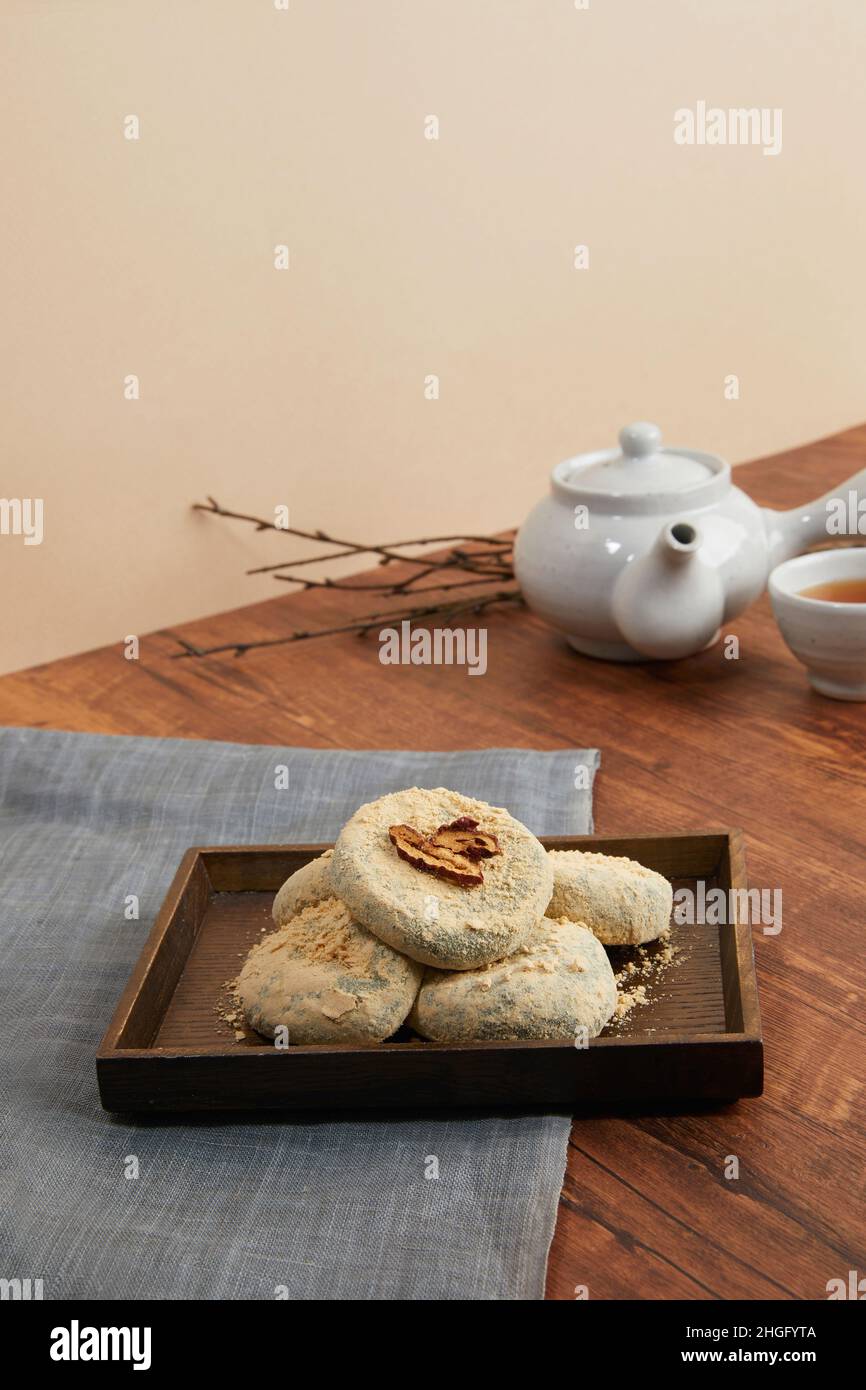 Cake injeolmi hi-res stock photography and images - Alamy