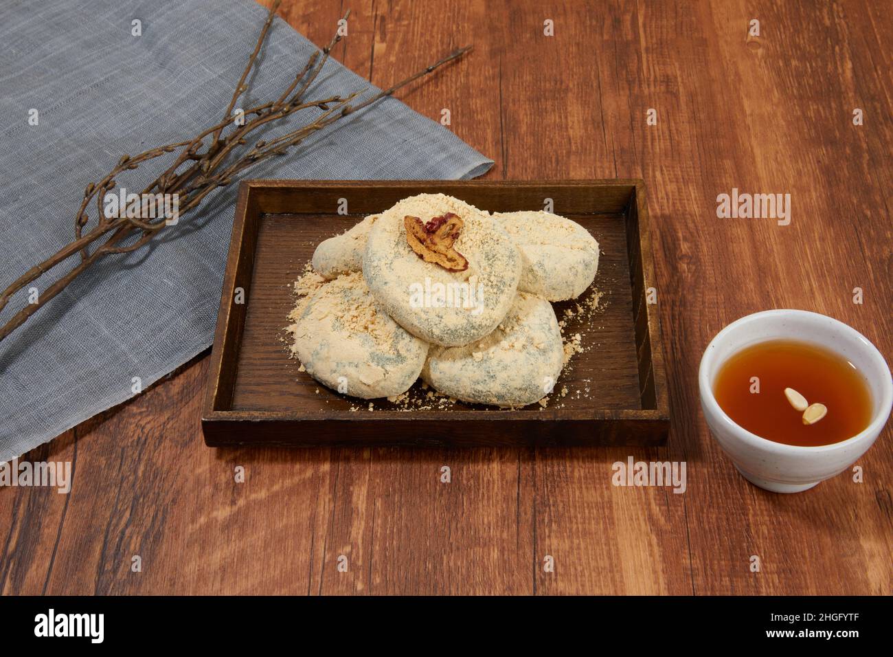 Cake injeolmi hi-res stock photography and images - Alamy
