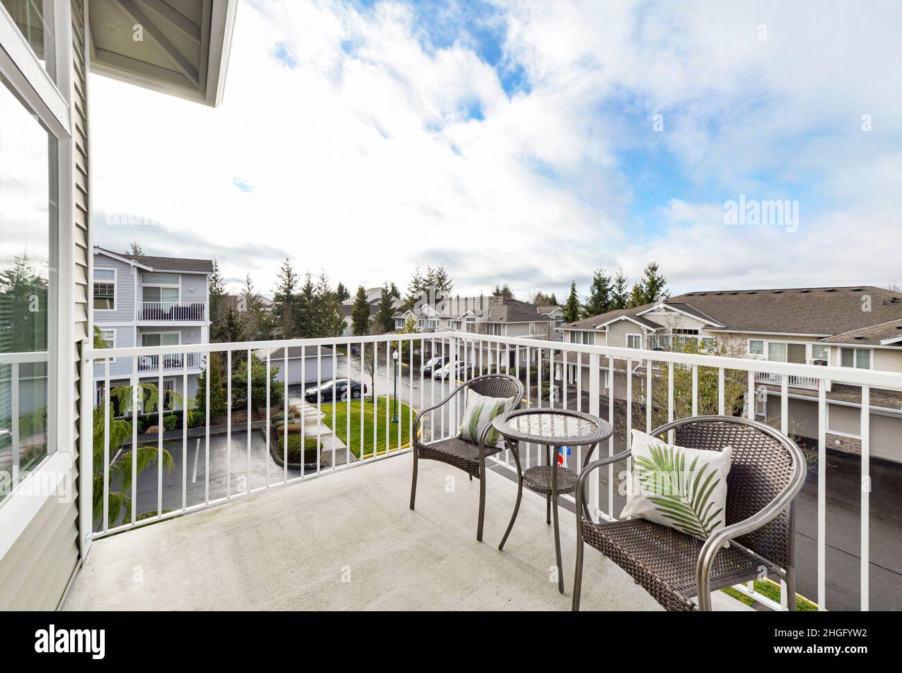 Modern residential condo patio exterior Stock Photo - Alamy