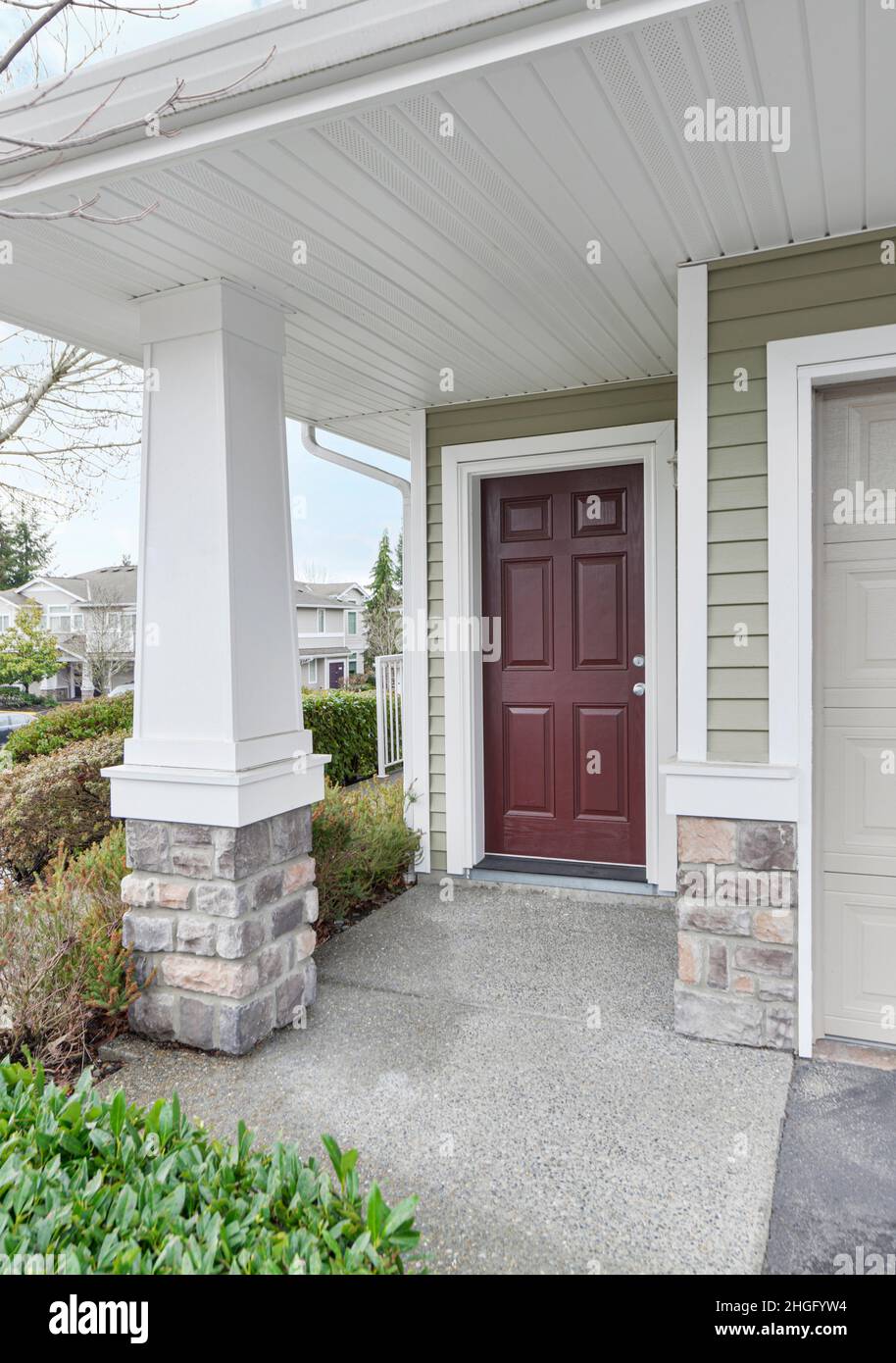 Modern residential condo front entrance exterior Stock Photo - Alamy