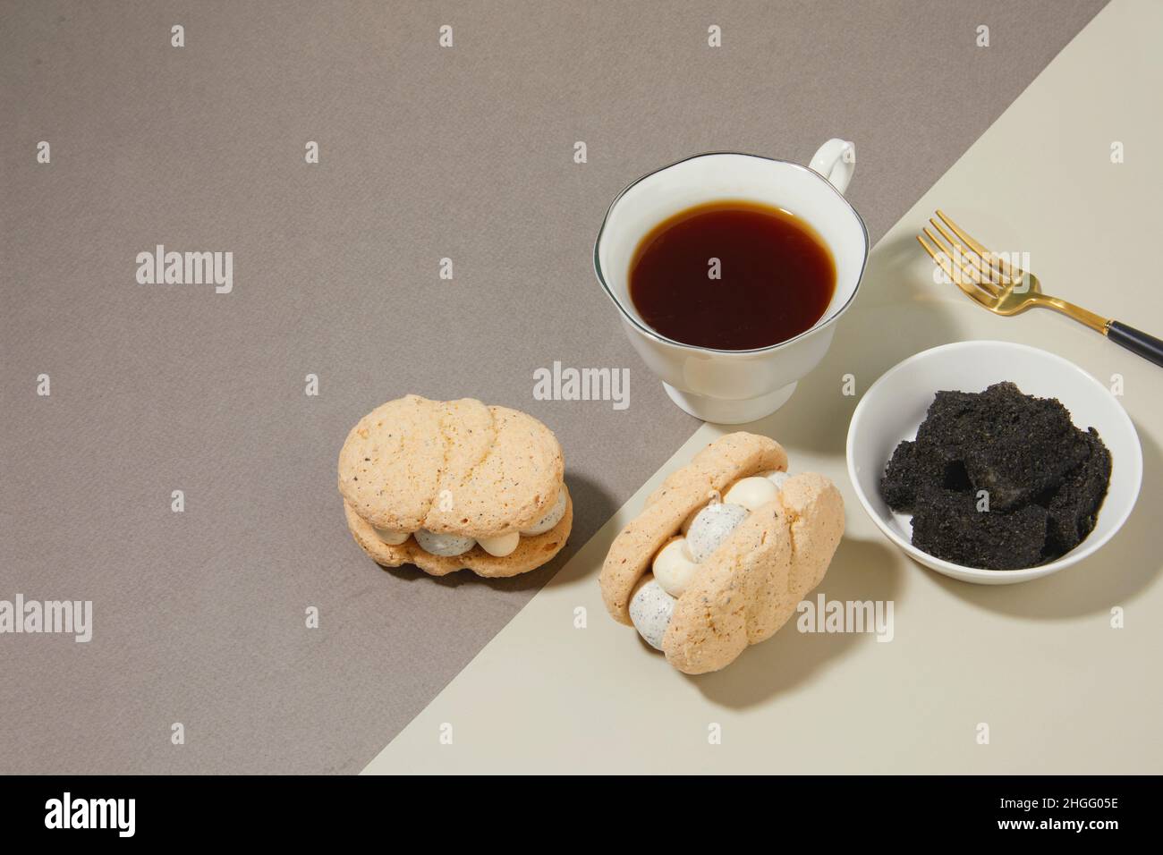 Korean rice cake Injeolmi, ginger tea and dacquoise Stock Photo - Alamy