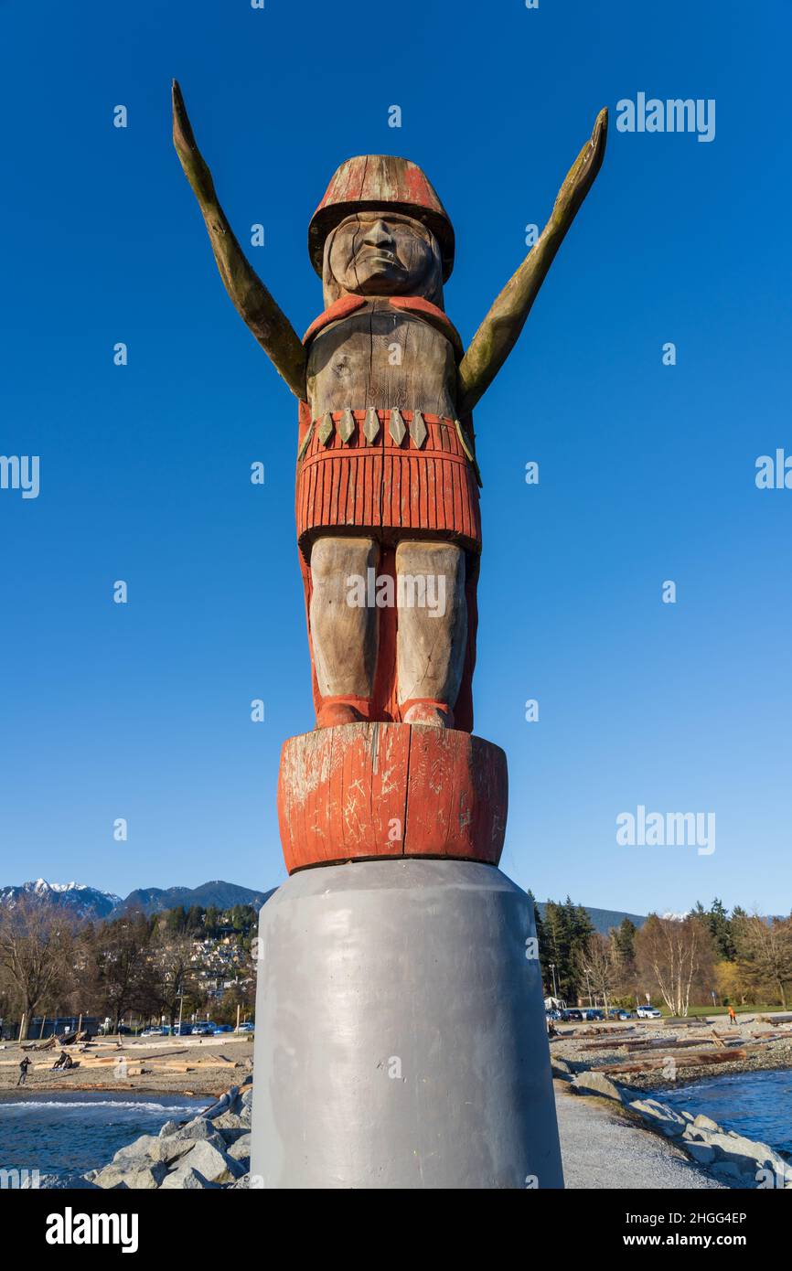 Squamish Nation Welcome Figure in Ambleside Park Beach Burrard Inlet ...