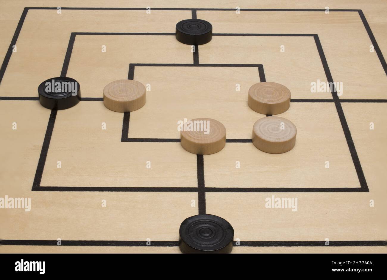 Nine mens morris game board hi-res stock photography and images - Alamy