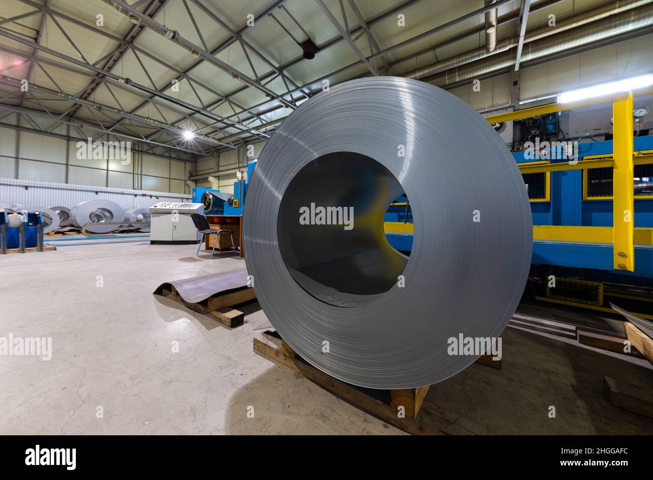 Metal tile for roof in metallic forming machine production line in ...