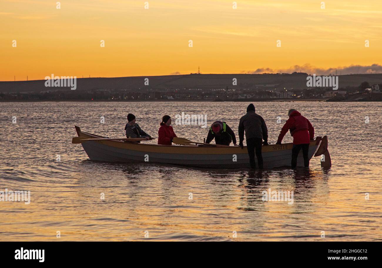 Portobello Beach, Edinburgh, Scotland, UK. 21st January 2022. Freezing ...